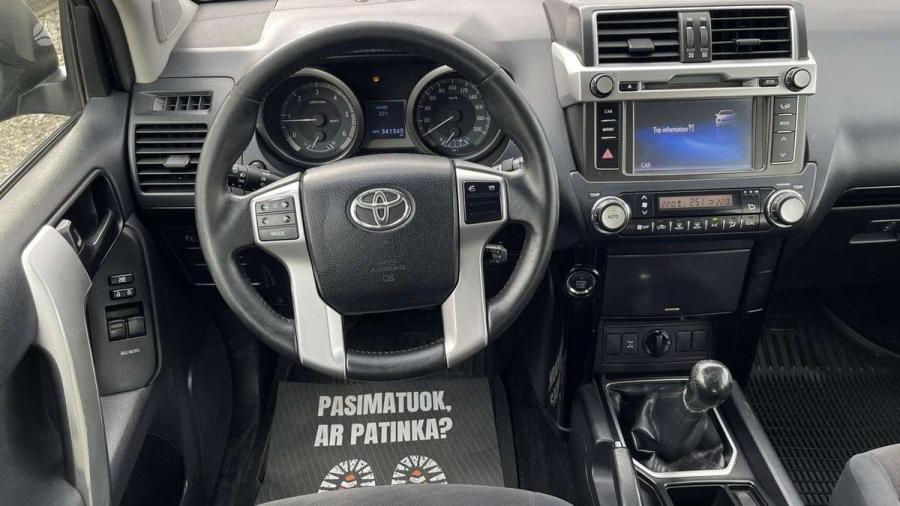 Grey Toyota Land Cruiser 2016 in Marijampole, with an engine capacity of 2.76 L and mileage of 341 thousand km for 17500 €, photo 19 on AUTOMOTO.COM.LV