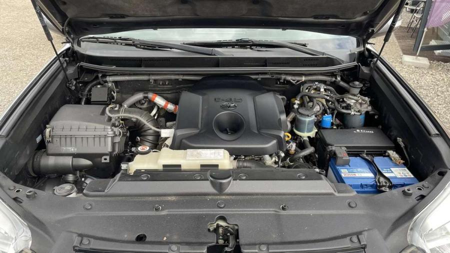 Grey Toyota Land Cruiser 2016 in Marijampole, with an engine capacity of 2.76 L and mileage of 341 thousand km for 17500 €, photo 24 on AUTOMOTO.COM.LV