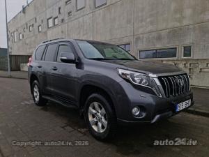 Pelēks Toyota Land Cruiser 2017 Tallina, ar dzinēja tilpumu 2.80 L un nobraukumu 303 tūkst. km par 26888 €, foto  vietnē AUTOMOTO.COM.LV