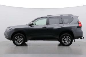 Pelēks Toyota Land Cruiser 2018 Viļņa, ar dzinēja tilpumu 2.76 L un nobraukumu 200 tūkst. km par 38900 €, foto 3 vietnē AUTOMOTO.COM.LV