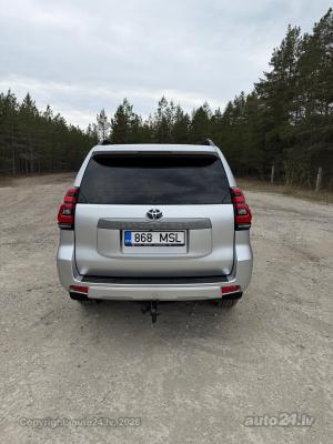 Pelēks Toyota Land Cruiser 2019 Tallina, ar dzinēja tilpumu 2.80 L un nobraukumu 188 tūkst. km par 42900 €, foto 6 vietnē AUTOMOTO.COM.LV
