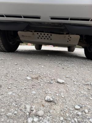 Pelēks Toyota Land Cruiser 2019 Tallina, ar dzinēja tilpumu 2.80 L un nobraukumu 188 tūkst. km par 42900 €, foto 18 vietnē AUTOMOTO.COM.LV