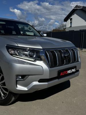 Grey Toyota Land Cruiser 2019 in Klaipeda, with an engine capacity of 2.80 L and mileage of 47 thousand km for 42900 €, photo 5 on AUTOMOTO.COM.LV