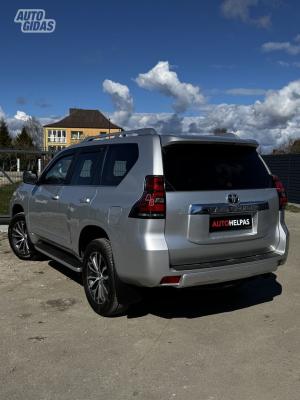 Grey Toyota Land Cruiser 2019 in Klaipeda, with an engine capacity of 2.80 L and mileage of 47 thousand km for 42900 €, photo 8 on AUTOMOTO.COM.LV