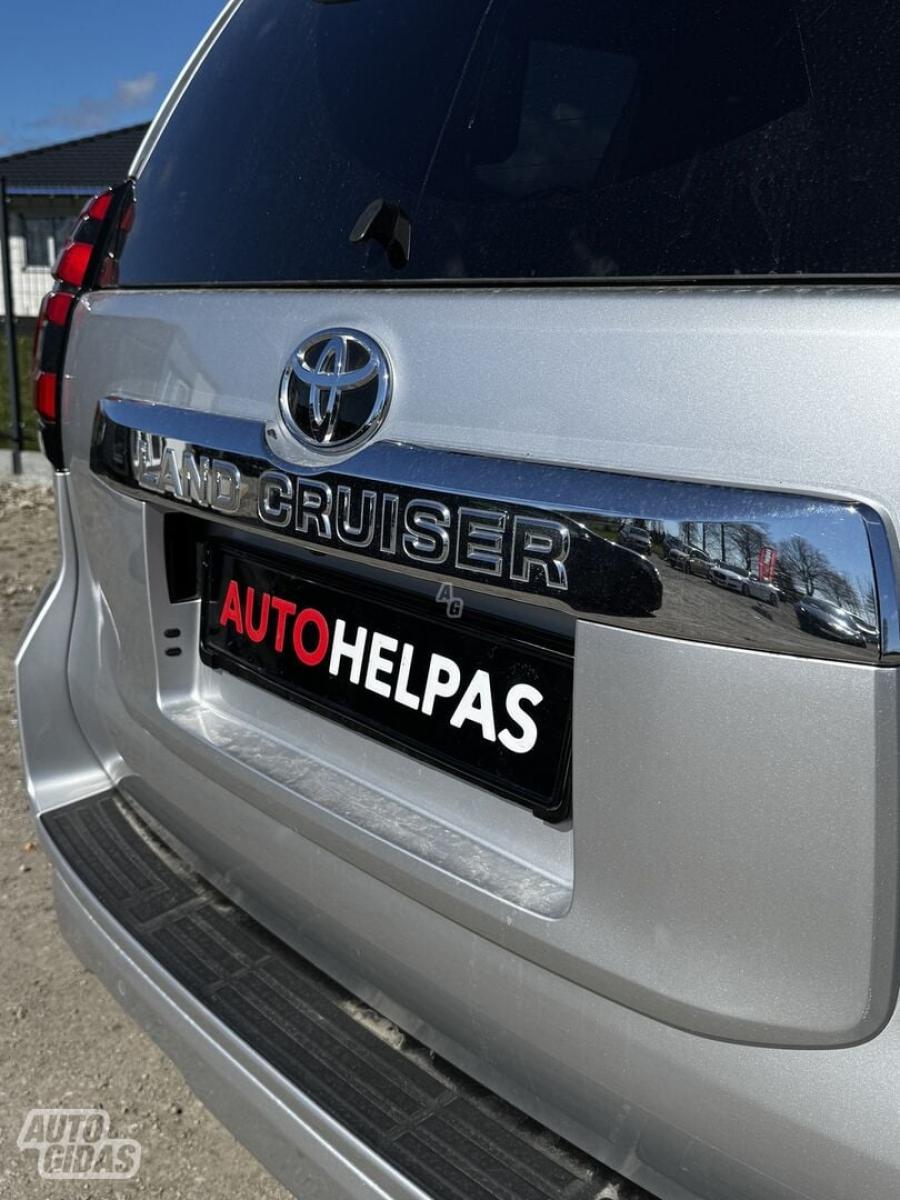 Grey Toyota Land Cruiser 2019 in Klaipeda, with an engine capacity of 2.80 L and mileage of 47 thousand km for 42900 €, photo 10 on AUTOMOTO.COM.LV
