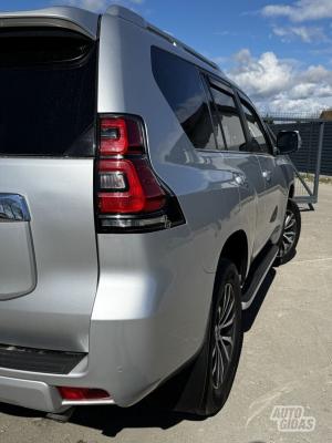 Grey Toyota Land Cruiser 2019 in Klaipeda, with an engine capacity of 2.80 L and mileage of 47 thousand km for 42900 €, photo 12 on AUTOMOTO.COM.LV