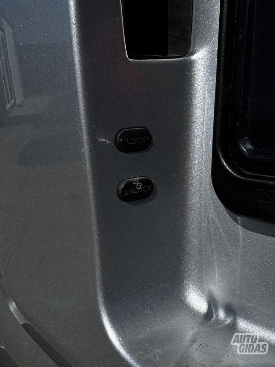 Grey Toyota Land Cruiser 2019 in Klaipeda, with an engine capacity of 2.80 L and mileage of 47 thousand km for 42900 €, photo 14 on AUTOMOTO.COM.LV