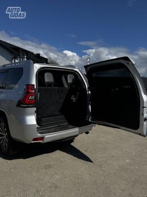 Grey Toyota Land Cruiser 2019 in Klaipeda, with an engine capacity of 2.80 L and mileage of 47 thousand km for 42900 €, photo 15 on AUTOMOTO.COM.LV