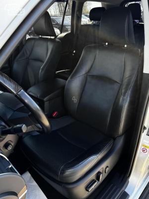 Grey Toyota Land Cruiser 2019 in Klaipeda, with an engine capacity of 2.80 L and mileage of 47 thousand km for 42900 €, photo 20 on AUTOMOTO.COM.LV