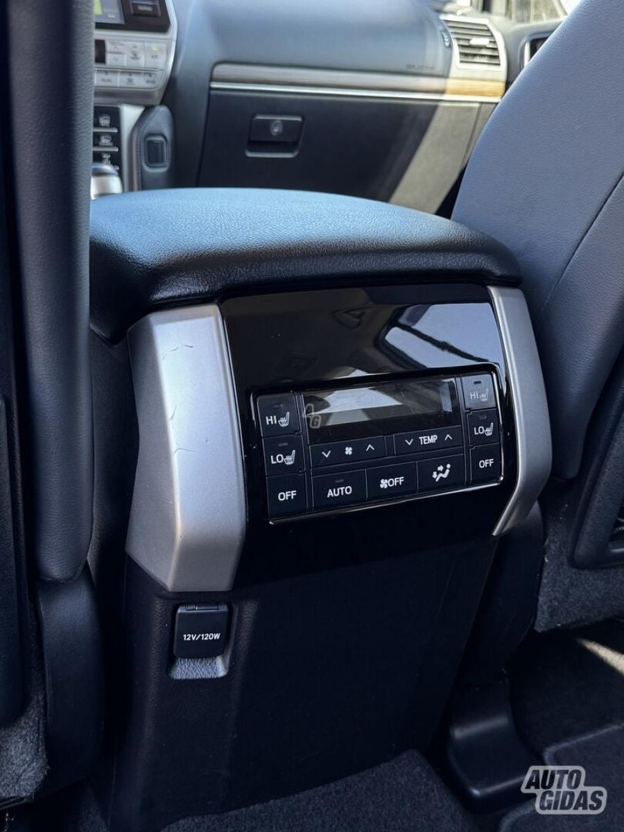 Grey Toyota Land Cruiser 2019 in Klaipeda, with an engine capacity of 2.80 L and mileage of 47 thousand km for 42900 €, photo 25 on AUTOMOTO.COM.LV