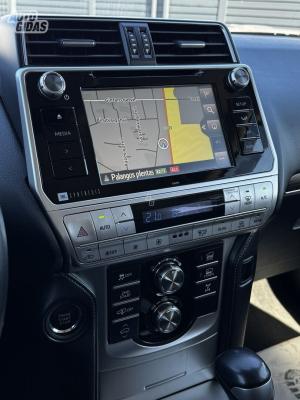 Grey Toyota Land Cruiser 2019 in Klaipeda, with an engine capacity of 2.80 L and mileage of 47 thousand km for 42900 €, photo 31 on AUTOMOTO.COM.LV