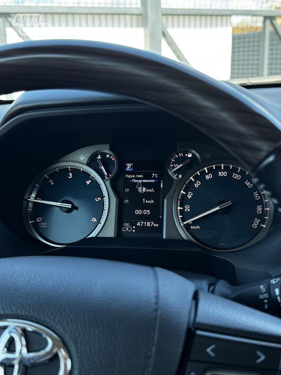 Grey Toyota Land Cruiser 2019 in Klaipeda, with an engine capacity of 2.80 L and mileage of 47 thousand km for 42900 €, photo 32 on AUTOMOTO.COM.LV