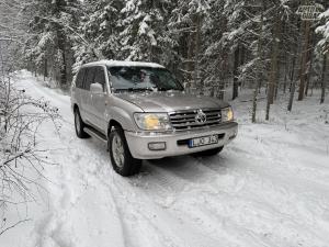 Grey Toyota Land Cruiser 2020 in Vilnius, with an engine capacity of 4.20 L and mileage of 280 thousand km for 8600 €, photo 3 on AUTOMOTO.COM.LV