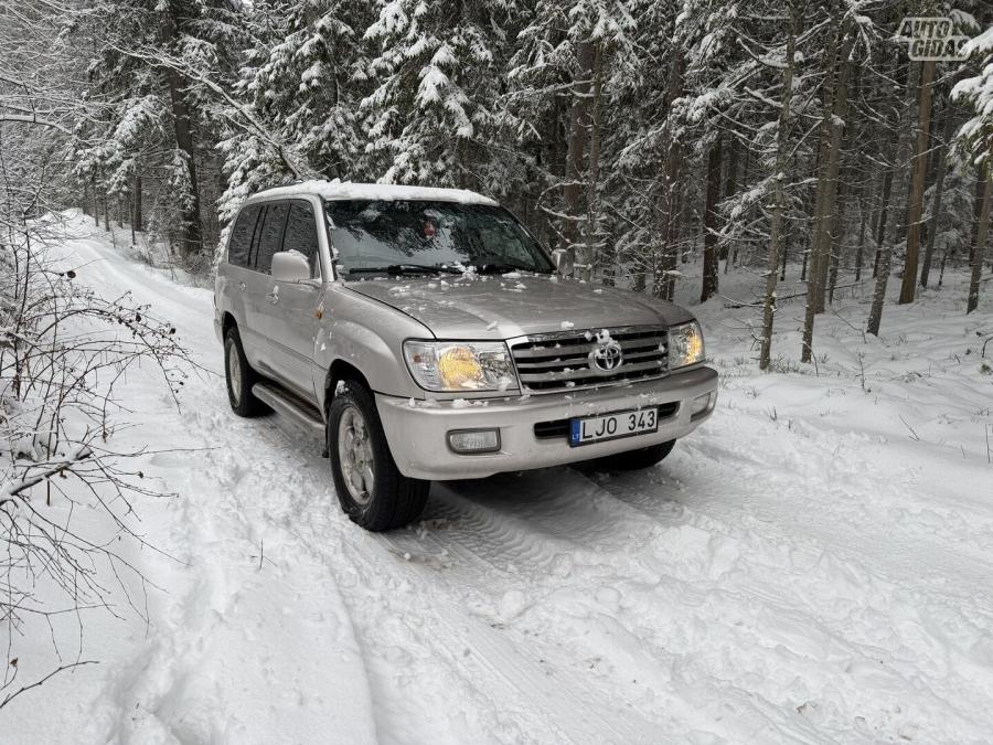 Grey Toyota Land Cruiser 2020 in Vilnius, with an engine capacity of 4.20 L and mileage of 280 thousand km for 8600 €, photo 3 on AUTOMOTO.COM.LV