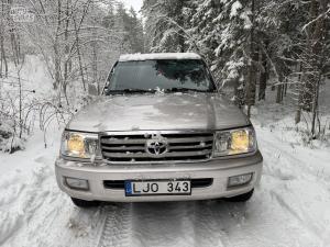 Grey Toyota Land Cruiser 2020 in Vilnius, with an engine capacity of 4.20 L and mileage of 280 thousand km for 8600 €, photo 5 on AUTOMOTO.COM.LV