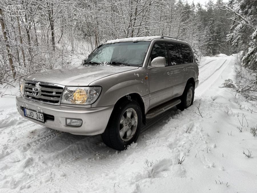 Grey Toyota Land Cruiser 2020 in Vilnius, with an engine capacity of 4.20 L and mileage of 280 thousand km for 8600 €, photo 6 on AUTOMOTO.COM.LV