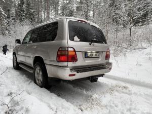 Grey Toyota Land Cruiser 2020 in Vilnius, with an engine capacity of 4.20 L and mileage of 280 thousand km for 8600 €, photo 7 on AUTOMOTO.COM.LV