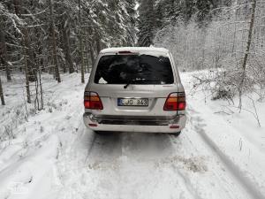 Grey Toyota Land Cruiser 2020 in Vilnius, with an engine capacity of 4.20 L and mileage of 280 thousand km for 8600 €, photo 8 on AUTOMOTO.COM.LV