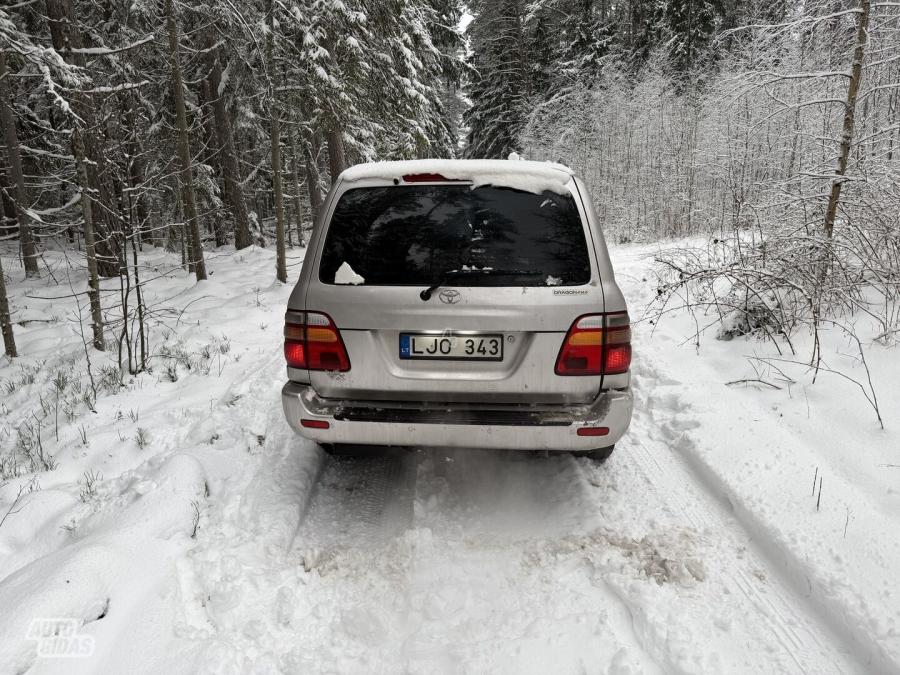 Grey Toyota Land Cruiser 2020 in Vilnius, with an engine capacity of 4.20 L and mileage of 280 thousand km for 8600 €, photo 8 on AUTOMOTO.COM.LV