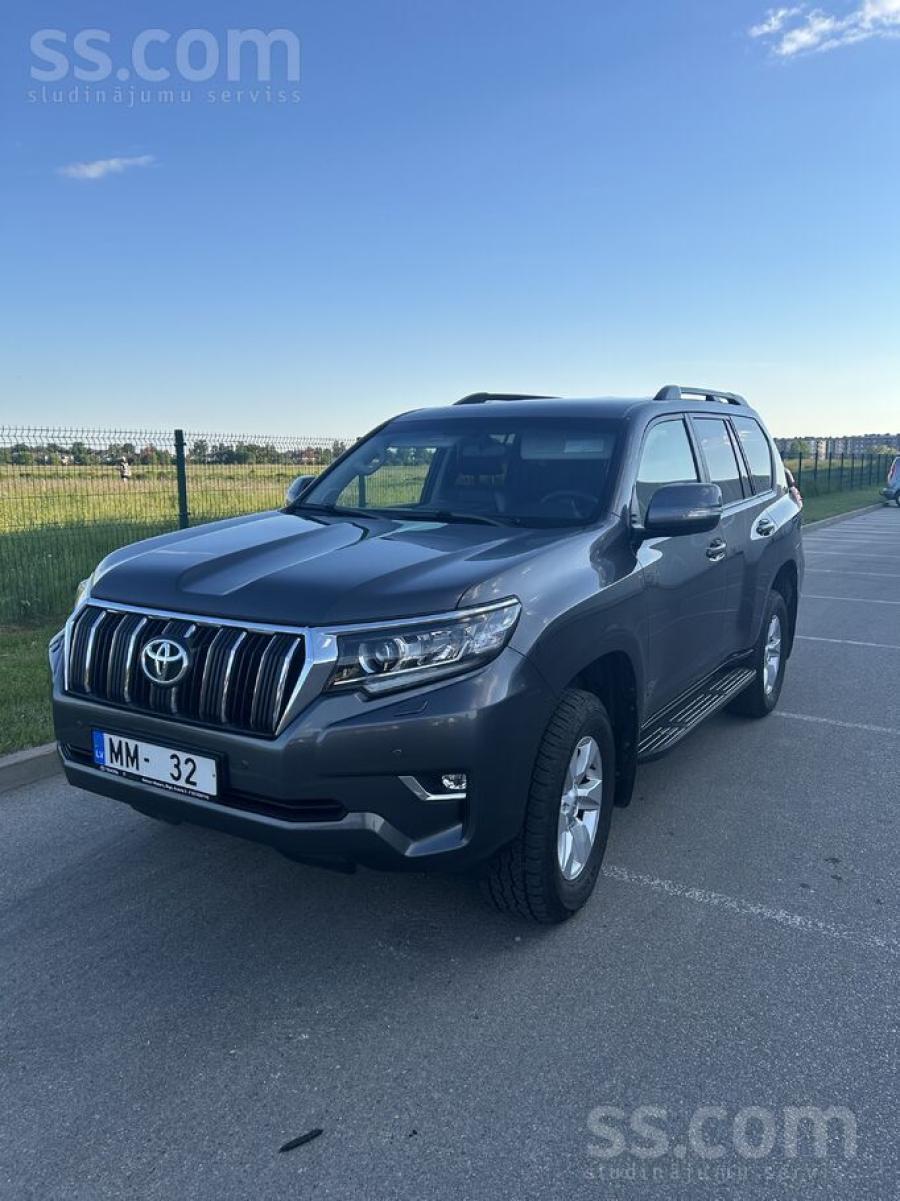 Pelēks Toyota Land Cruiser 2020 Rīga, ar dzinēja tilpumu 2.80 L un nobraukumu 94 tūkst. km par 45000 €, foto 1 vietnē AUTOMOTO.COM.LV