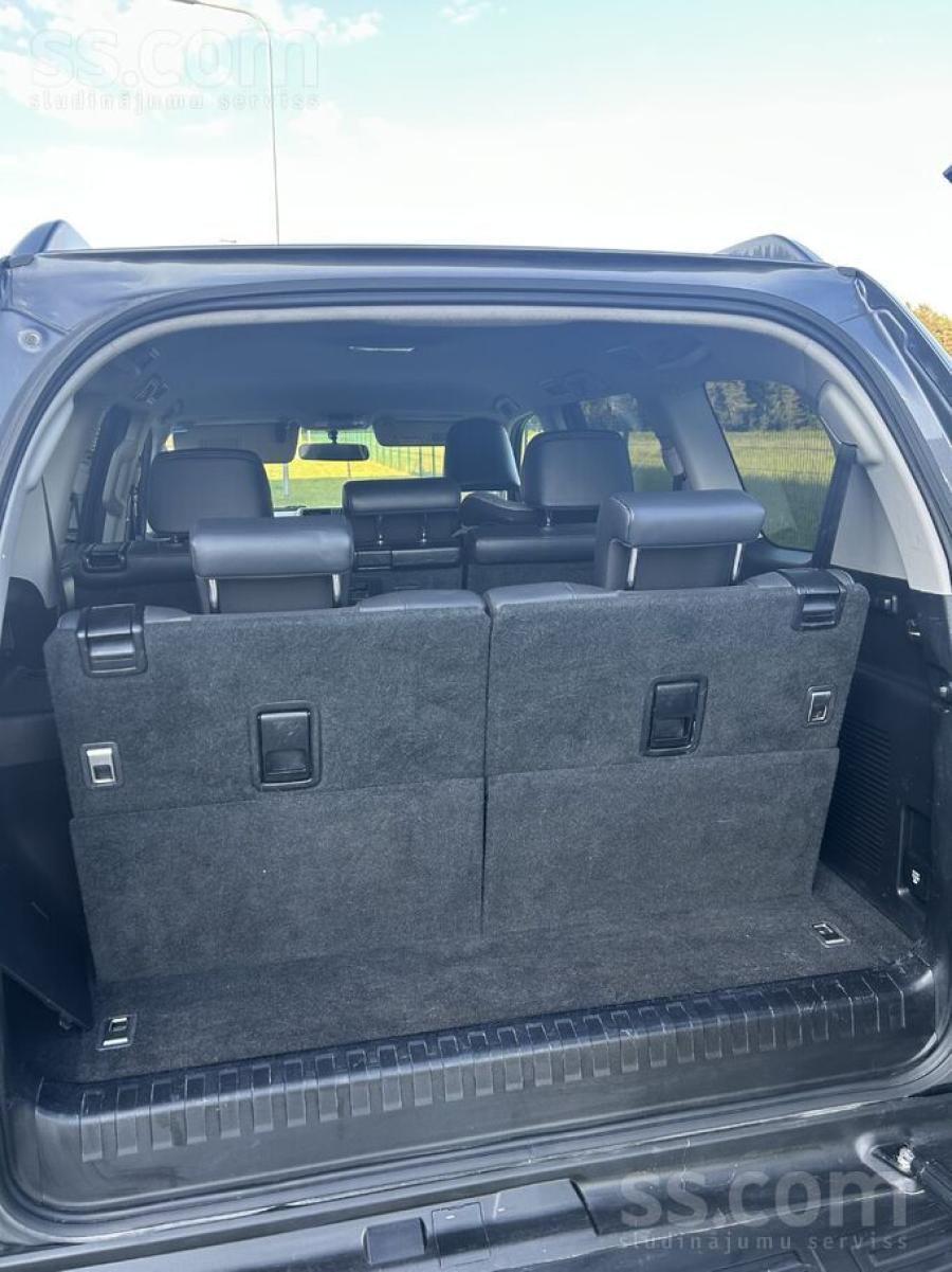 Pelēks Toyota Land Cruiser 2020 Rīga, ar dzinēja tilpumu 2.80 L un nobraukumu 94 tūkst. km par 45000 €, foto 3 vietnē AUTOMOTO.COM.LV