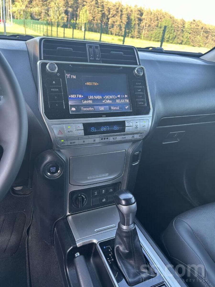 Pelēks Toyota Land Cruiser 2020 Rīga, ar dzinēja tilpumu 2.80 L un nobraukumu 94 tūkst. km par 45000 €, foto 6 vietnē AUTOMOTO.COM.LV