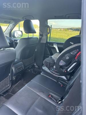 Pelēks Toyota Land Cruiser 2020 Rīga, ar dzinēja tilpumu 2.80 L un nobraukumu 94 tūkst. km par 45000 €, foto 8 vietnē AUTOMOTO.COM.LV