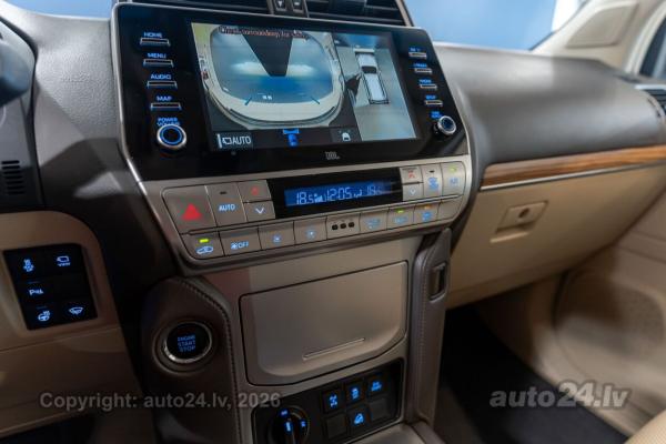 Pelēks Toyota Land Cruiser 2021 Tallina, ar dzinēja tilpumu 2.80 L un nobraukumu 180 tūkst. km par 48490 €, foto 11 vietnē AUTOMOTO.COM.LV