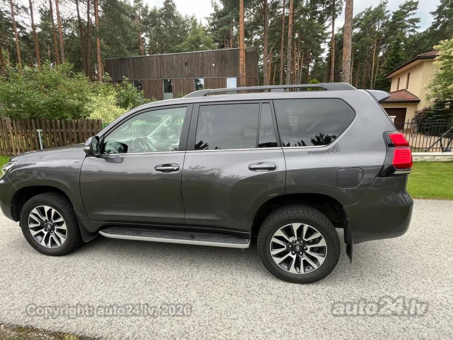 Grey Toyota Land Cruiser 2021 in Tallinn, with an engine capacity of 2.80 L and mileage of 73 thousand km for 50999 €, photo 1 on AUTOMOTO.COM.LV