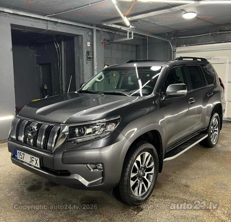 Grey Toyota Land Cruiser 2021 in Tallinn, with an engine capacity of 2.80 L and mileage of 73 thousand km for 50999 €, photo 3 on AUTOMOTO.COM.LV