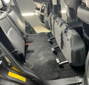 Grey Toyota Land Cruiser 2021 in Tallinn, with an engine capacity of 2.80 L and mileage of 73 thousand km for 50999 €, photo 9 on AUTOMOTO.COM.LV