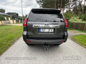 Grey Toyota Land Cruiser 2021 in Tallinn, with an engine capacity of 2.80 L and mileage of 73 thousand km for 50999 €, photo 14 on AUTOMOTO.COM.LV