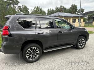 Grey Toyota Land Cruiser 2021 in Tallinn, with an engine capacity of 2.80 L and mileage of 73 thousand km for 50999 €, photo 16 on AUTOMOTO.COM.LV