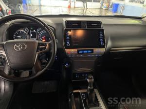 Серый Тойота Ленд Крузер 2021 в Рига, объемом двигателя 2.80 л и пробегом 87 тыс. км за 42500 €, фото 7 на AUTOMOTO.COM.LV