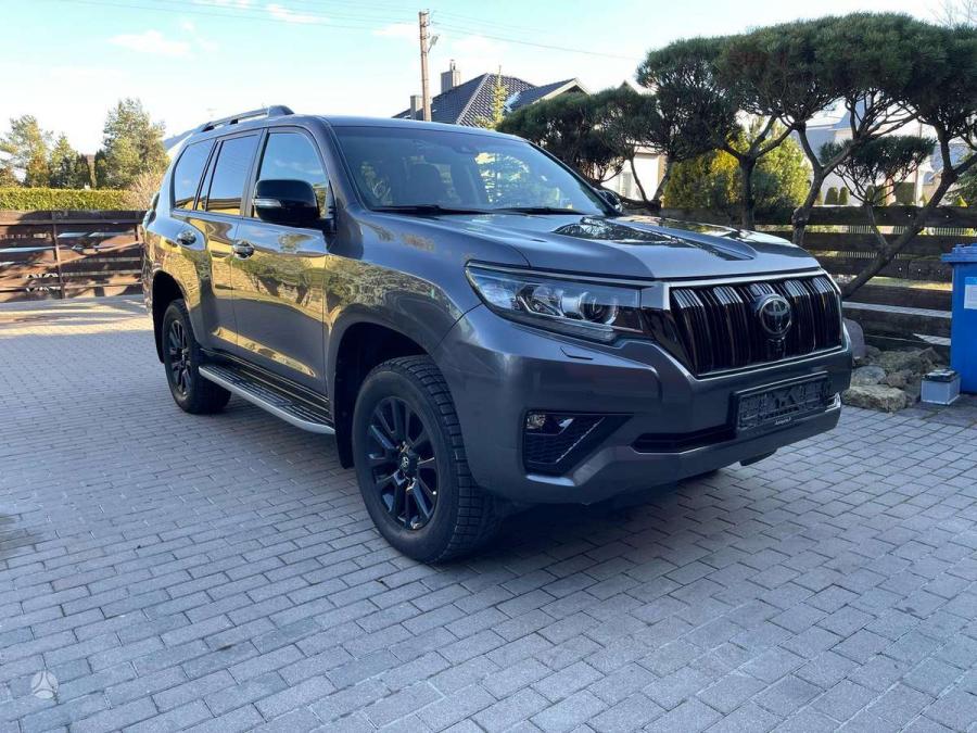 Grey Toyota Land Cruiser 2021 in Marijampole, with an engine capacity of 2.76 L and mileage of 149 thousand km for 41900 €, photo 1 on AUTOMOTO.COM.LV