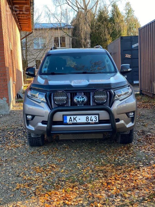 Toyota Land Cruiser 2021 Valmiera vietnÄ PelÄks Toyota Land Cruiser 2021 Valmiera, ar dzinÄja tilpumu 2.80 L un nobraukumu 136 tÅ«kst. km par 49000 ā¬, foto 8 vietnÄ AUTOMOTO.COM.LV