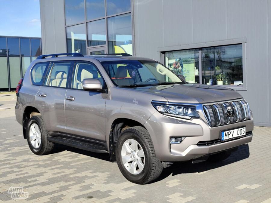 Grey Toyota Land Cruiser 2022 in Siauliai, with an engine capacity of 2.80 L and mileage of 32 thousand km for 55600 €, photo 1 on AUTOMOTO.COM.LV