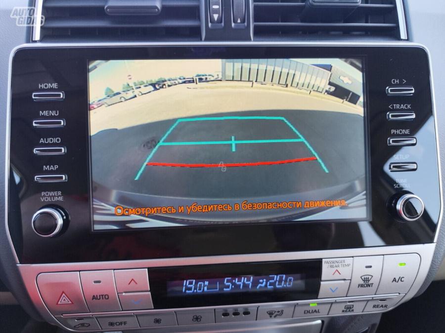 Grey Toyota Land Cruiser 2022 in Siauliai, with an engine capacity of 2.80 L and mileage of 32 thousand km for 55600 €, photo 15 on AUTOMOTO.COM.LV