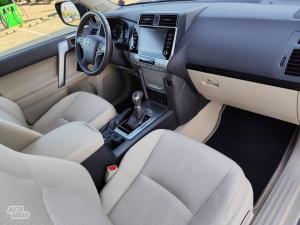 Grey Toyota Land Cruiser 2022 in Siauliai, with an engine capacity of 2.80 L and mileage of 32 thousand km for 55600 €, photo 20 on AUTOMOTO.COM.LV