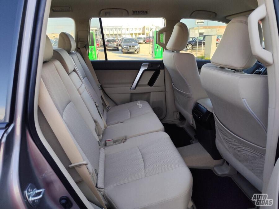 Grey Toyota Land Cruiser 2022 in Siauliai, with an engine capacity of 2.80 L and mileage of 32 thousand km for 55600 €, photo 21 on AUTOMOTO.COM.LV