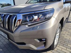 Grey Toyota Land Cruiser 2022 in Siauliai, with an engine capacity of 2.80 L and mileage of 32 thousand km for 55600 €, photo 25 on AUTOMOTO.COM.LV