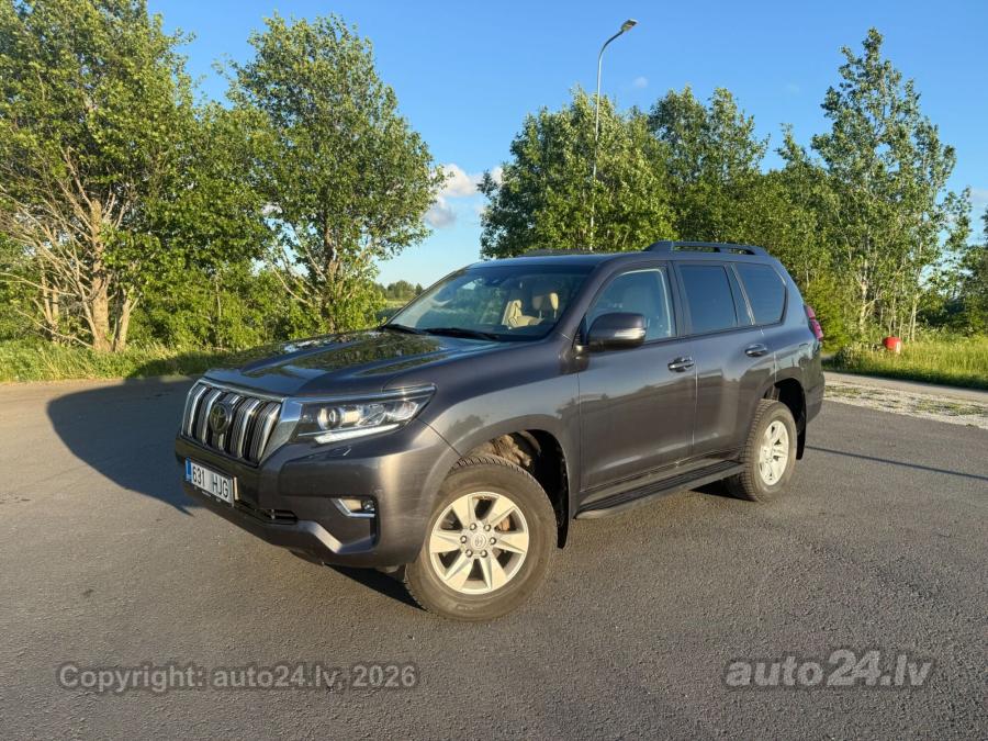 Pelēks Toyota Land Cruiser 2022 Tallina, ar dzinēja tilpumu 2.80 L un nobraukumu 73 tūkst. km par 49999 €, foto 1 vietnē AUTOMOTO.COM.LV
