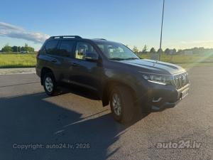 Pelēks Toyota Land Cruiser 2022 Tallina, ar dzinēja tilpumu 2.80 L un nobraukumu 73 tūkst. km par 49999 €, foto 4 vietnē AUTOMOTO.COM.LV