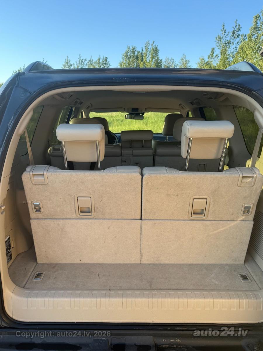 Pelēks Toyota Land Cruiser 2022 Tallina, ar dzinēja tilpumu 2.80 L un nobraukumu 73 tūkst. km par 49999 €, foto 13 vietnē AUTOMOTO.COM.LV