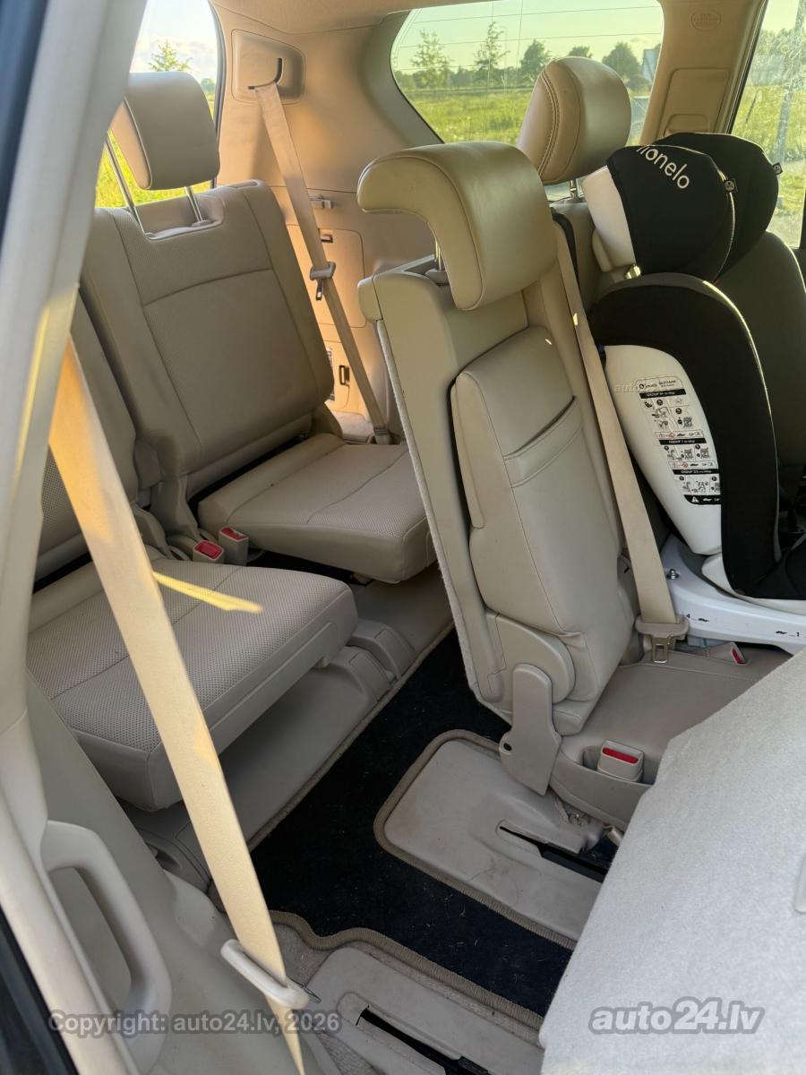 Pelēks Toyota Land Cruiser 2022 Tallina, ar dzinēja tilpumu 2.80 L un nobraukumu 73 tūkst. km par 49999 €, foto 14 vietnē AUTOMOTO.COM.LV