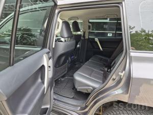 Grey Toyota Land Cruiser 2022 in Riga, with an engine capacity of 2.80 L and mileage of 170 thousand km for 42300 €, photo 10 on AUTOMOTO.COM.LV
