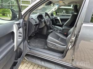 Grey Toyota Land Cruiser 2022 in Riga, with an engine capacity of 2.80 L and mileage of 170 thousand km for 42300 €, photo 11 on AUTOMOTO.COM.LV