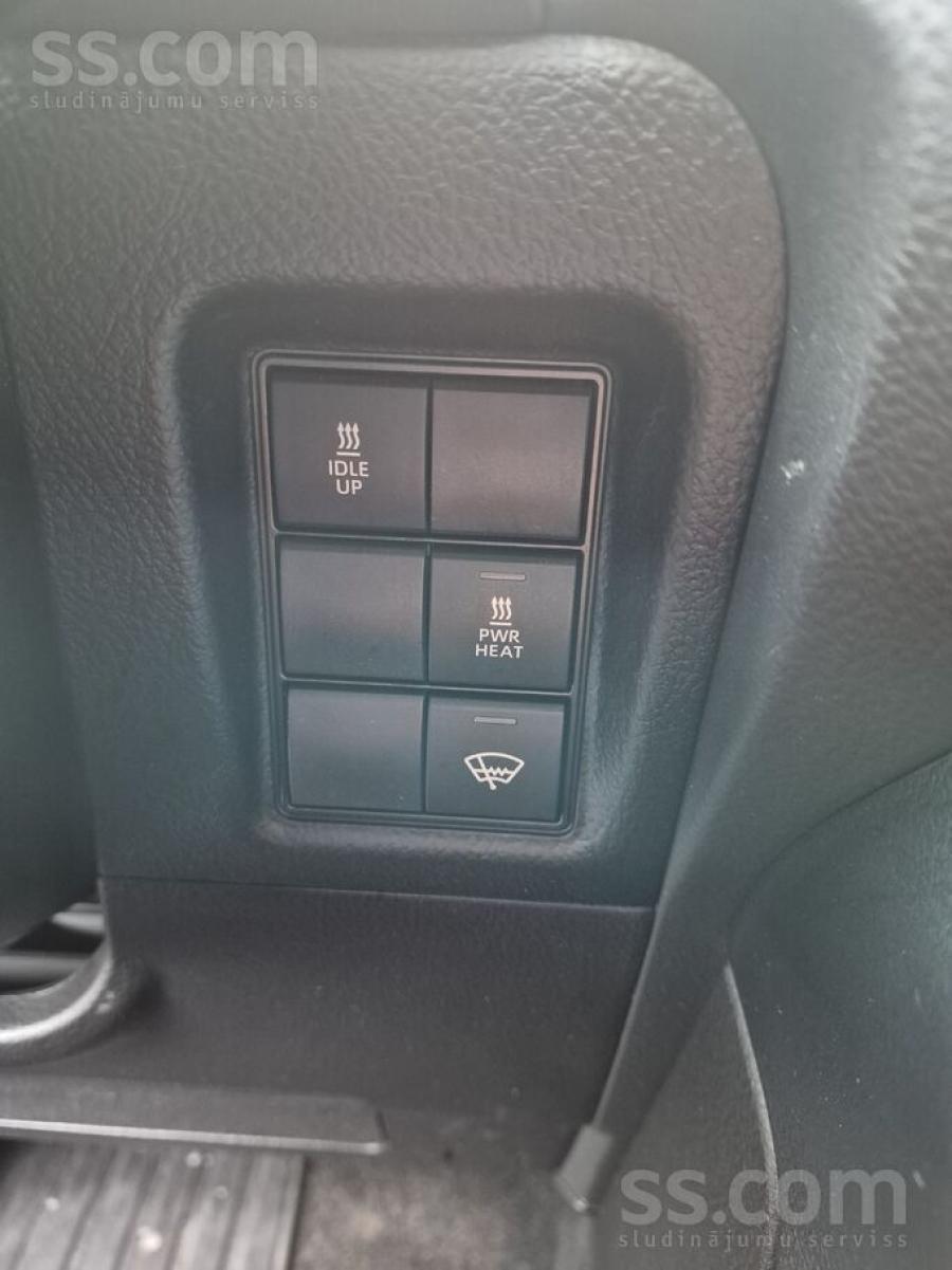 Grey Toyota Land Cruiser 2022 in Riga, with an engine capacity of 2.80 L and mileage of 170 thousand km for 42300 €, photo 15 on AUTOMOTO.COM.LV