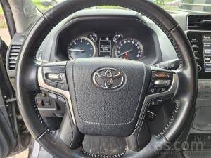 Grey Toyota Land Cruiser 2022 in Riga, with an engine capacity of 2.80 L and mileage of 170 thousand km for 42300 €, photo 16 on AUTOMOTO.COM.LV