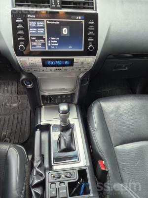Grey Toyota Land Cruiser 2022 in Riga, with an engine capacity of 2.80 L and mileage of 170 thousand km for 42300 €, photo 17 on AUTOMOTO.COM.LV